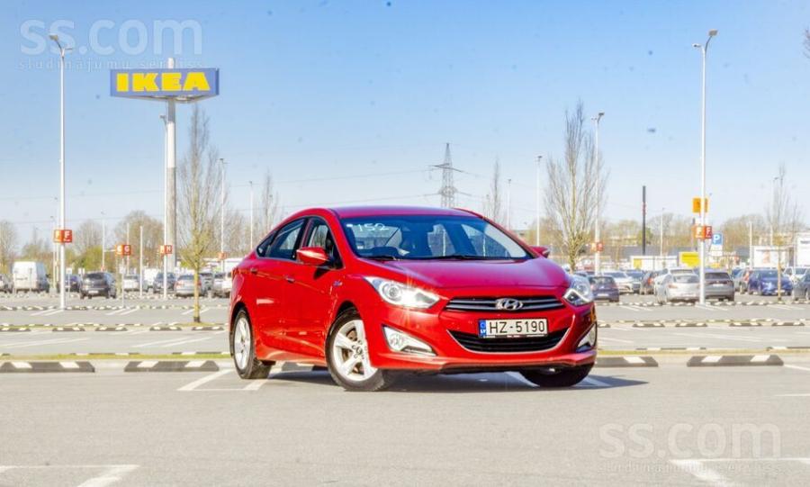 Красный Хендай и40 2012 в Рига, объемом двигателя 1.70 л и пробегом 243 тыс. км за 3990 €, фото 3 на AUTOMOTO.COM.LV