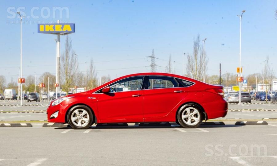 Красный Хендай и40 2012 в Рига, объемом двигателя 1.70 л и пробегом 243 тыс. км за 3990 €, фото 5 на AUTOMOTO.COM.LV