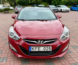 Red Hyundai i40 2013 in Vilnius, with an engine capacity of 1.69 L and mileage of 340 thousand km for 4800 €, photo 3 on AUTOMOTO.COM.LV