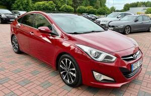 Red Hyundai i40 2013 in Vilnius, with an engine capacity of 1.69 L and mileage of 340 thousand km for 4800 €, photo 4 on AUTOMOTO.COM.LV