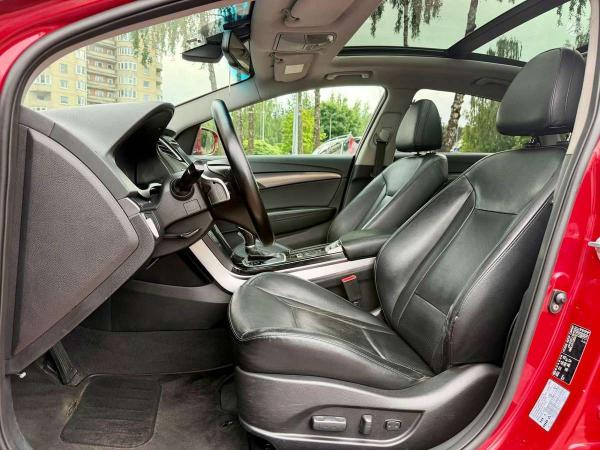 Red Hyundai i40 2013 in Vilnius, with an engine capacity of 1.69 L and mileage of 340 thousand km for 4800 €, photo 10 on AUTOMOTO.COM.LV