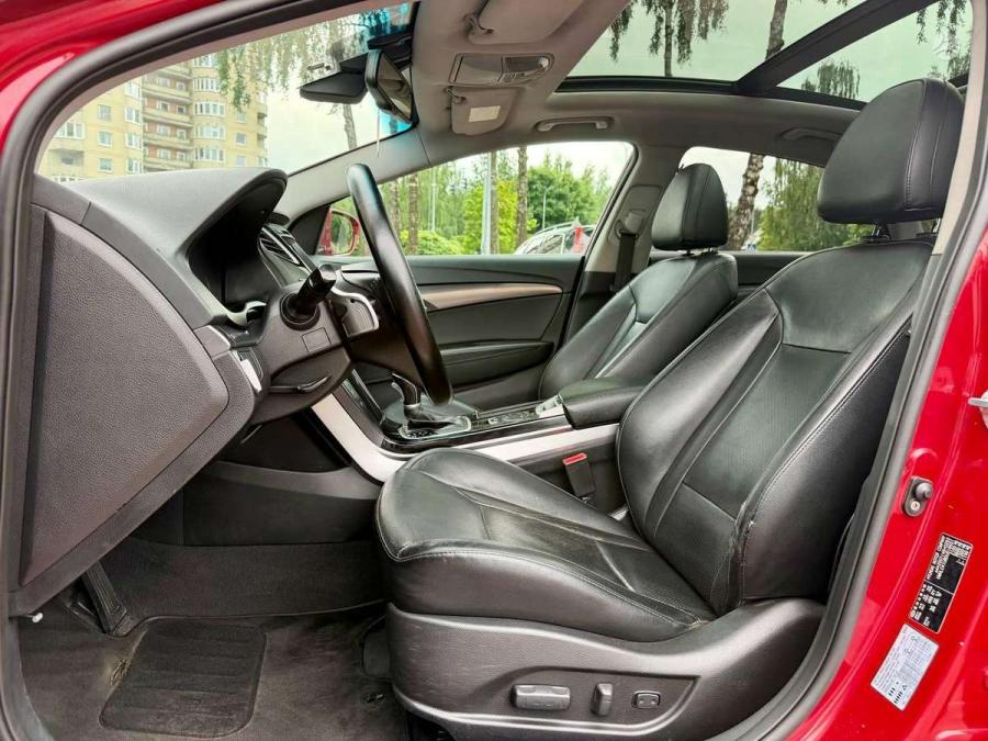 Red Hyundai i40 2013 in Vilnius, with an engine capacity of 1.69 L and mileage of 340 thousand km for 4800 €, photo 11 on AUTOMOTO.COM.LV
