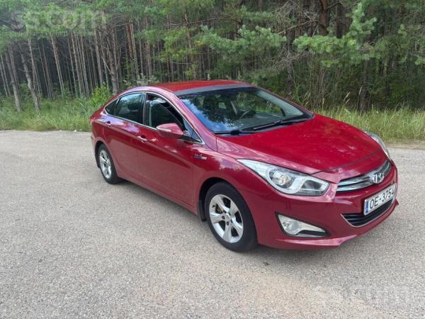 Хендай и40 2014 в Даугавпилс на AUTOMOTO.COM.LV Красный Хендай и40 2014 в Даугавпилс, объемом двигателя 1.70 л и пробегом 0 тыс. км за 3400 €, фото 3 на AUTOMOTO.COM.LV