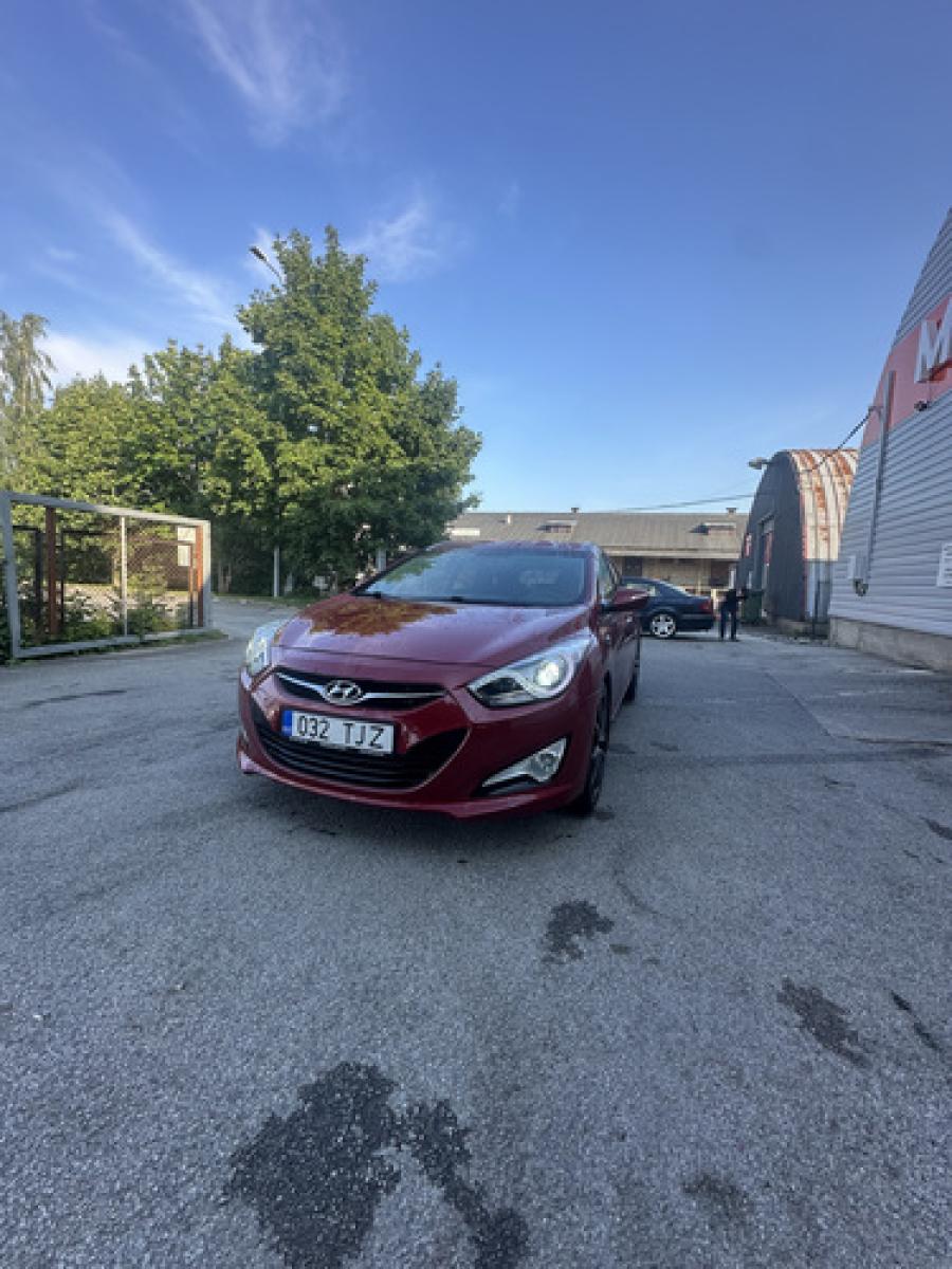 Sarkans Hyundai i40 2012 Tallina, ar dzinēja tilpumu 1.70 L un nobraukumu 268 tūkst. km par 3600 €, foto 1 vietnē AUTOMOTO.COM.LV