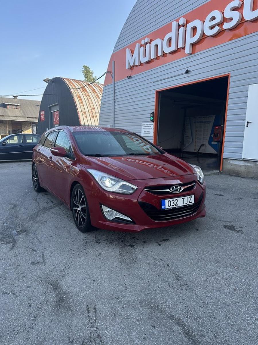 Sarkans Hyundai i40 2012 Tallina, ar dzinēja tilpumu 1.70 L un nobraukumu 268 tūkst. km par 3600 €, foto 13 vietnē AUTOMOTO.COM.LV