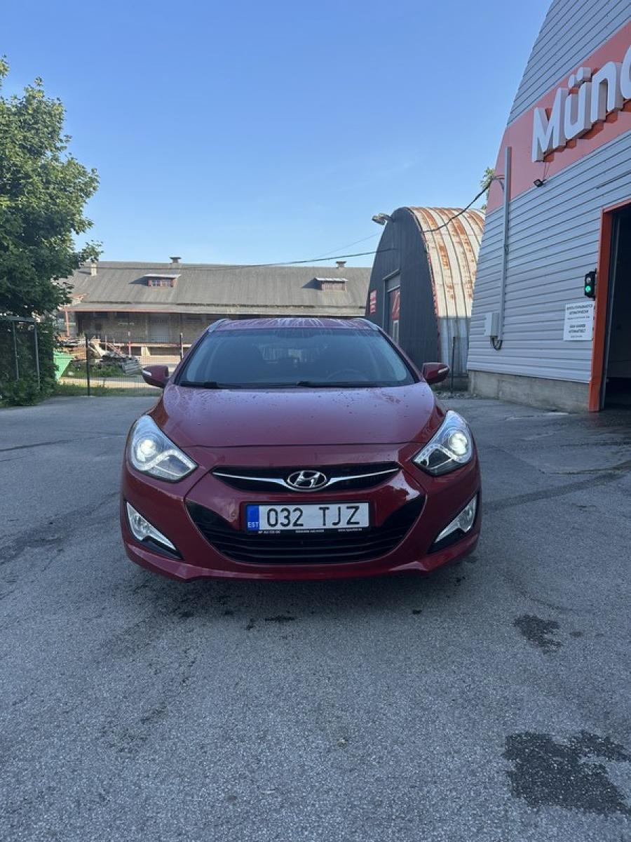 Sarkans Hyundai i40 2012 Tallina, ar dzinēja tilpumu 1.70 L un nobraukumu 268 tūkst. km par 3600 €, foto 14 vietnē AUTOMOTO.COM.LV