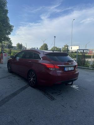 Sarkans Hyundai i40 2012 Tallina, ar dzinēja tilpumu 1.70 L un nobraukumu 268 tūkst. km par 3600 €, foto 16 vietnē AUTOMOTO.COM.LV