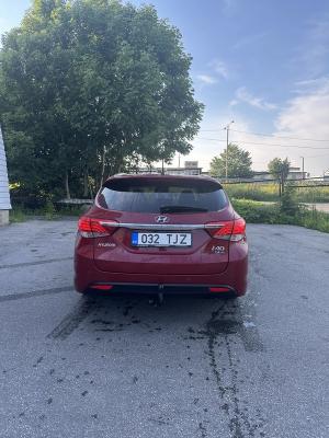 Sarkans Hyundai i40 2012 Tallina, ar dzinēja tilpumu 1.70 L un nobraukumu 268 tūkst. km par 3600 €, foto 17 vietnē AUTOMOTO.COM.LV