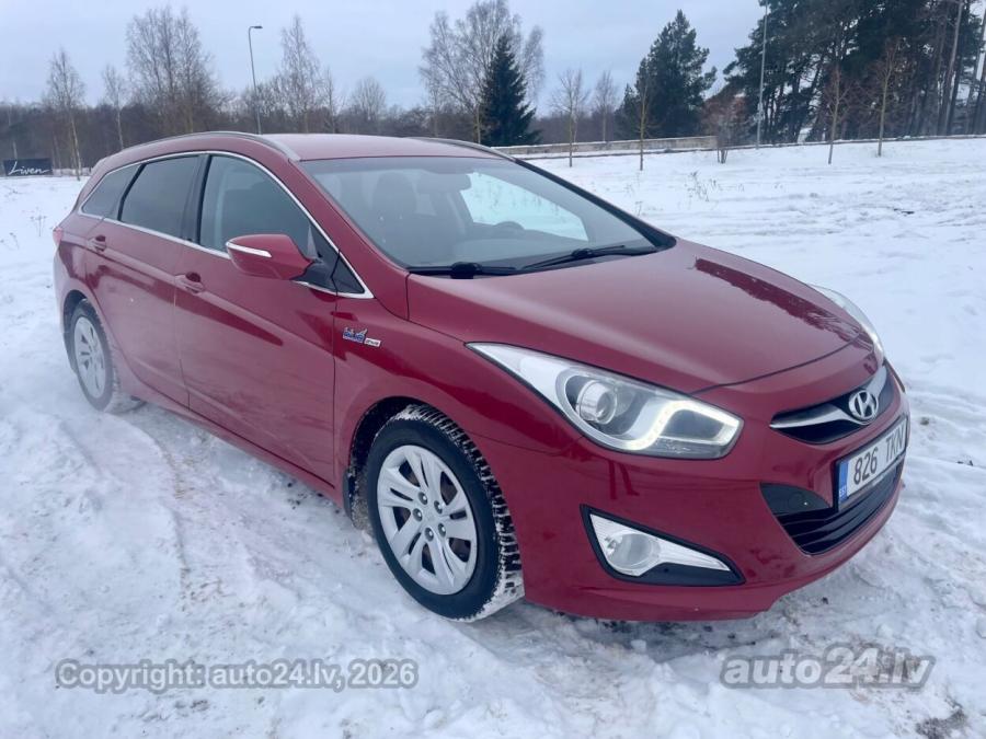 Red Hyundai i40 2014 in Tallinn, with an engine capacity of 1.60 L and mileage of 149 thousand km for 6490 €, photo 3 on AUTOMOTO.COM.LV