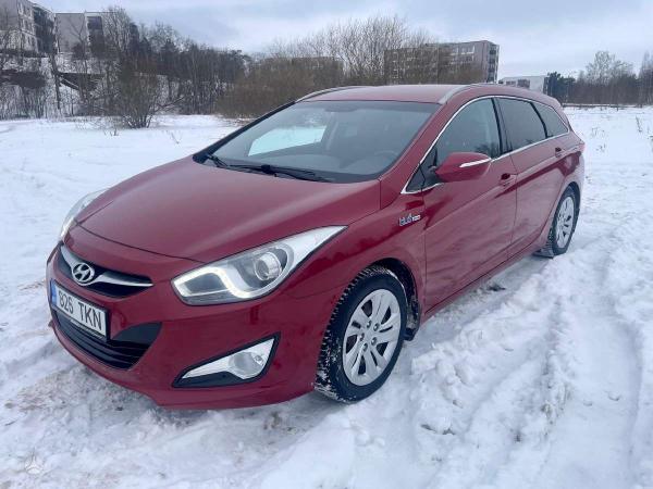 Sarkans Hyundai i40 2014 Tallina, ar dzinēja tilpumu 1.59 L un nobraukumu 149 tūkst. km par 6490 €, foto 1 vietnē AUTOMOTO.COM.LV