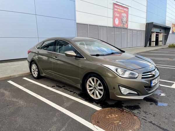 Hyundai i40 2012 in Tallinn, with an engine capacity of 1.70 L and mileage of 469 thousand km for 2250 €, photo 1 on AUTOMOTO.COM.LV