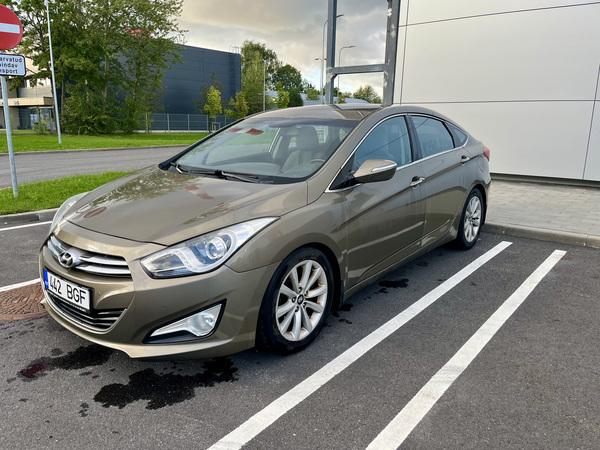 Hyundai i40 2012 in Tallinn, with an engine capacity of 1.70 L and mileage of 469 thousand km for 2250 €, photo 3 on AUTOMOTO.COM.LV