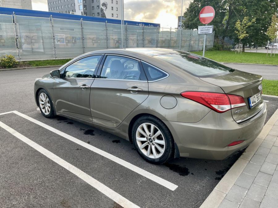 Hyundai i40 2012 Tallina, ar dzinēja tilpumu 1.70 L un nobraukumu 469 tūkst. km par 2250 €, foto 5 vietnē AUTOMOTO.COM.LV