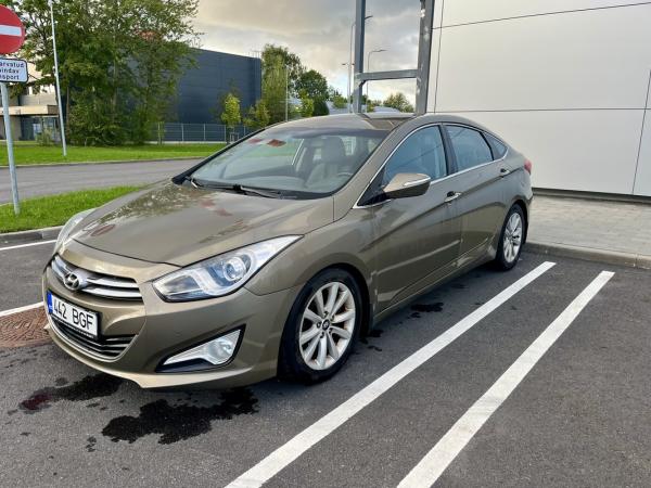 Hyundai i40 2012 in Tallinn, with an engine capacity of 1.70 L and mileage of 469 thousand km for 2250 €, photo 10 on AUTOMOTO.COM.LV