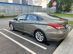 Hyundai i40 2012 Tallina, ar dzinēja tilpumu 1.70 L un nobraukumu 469 tūkst. km par 2250 €, foto 12 vietnē AUTOMOTO.COM.LV