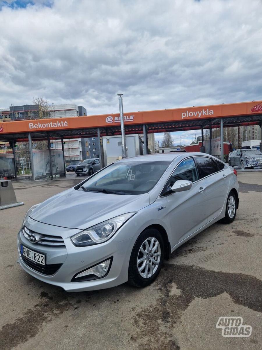 Hyundai i40 2013 in Jonava, with an engine capacity of 1.60 L and mileage of 165 thousand km for 4500 €, photo 3 on AUTOMOTO.COM.LV