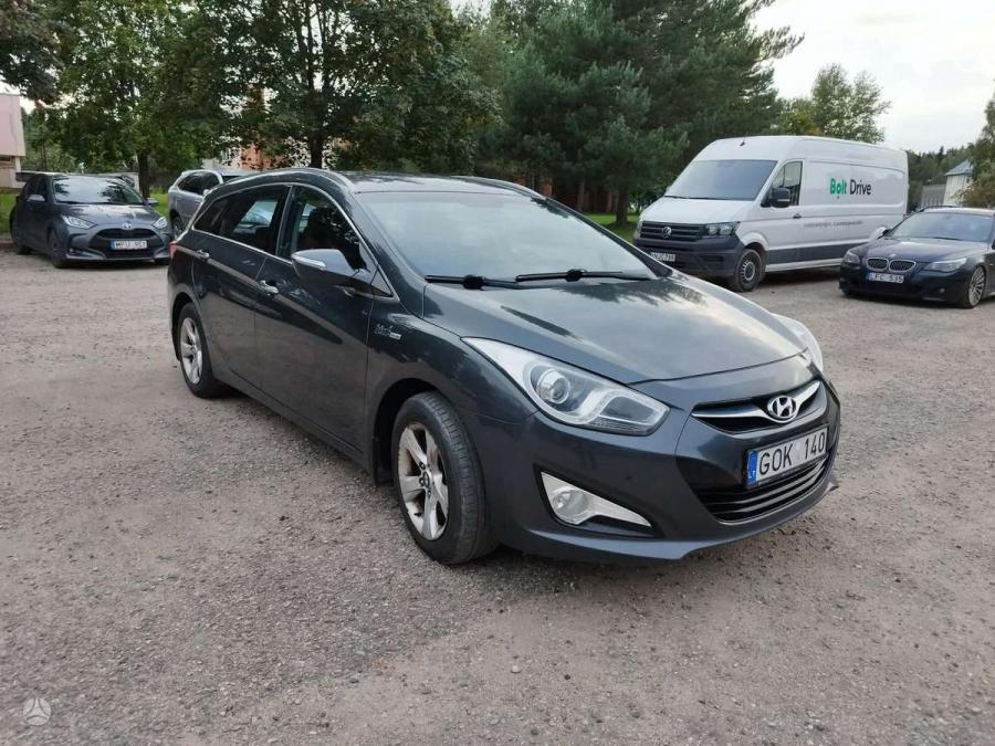 Хендай и40 2013 в Вильнюс, объемом двигателя 1.69 л и пробегом 200 тыс. км за 3500 €, фото 5 на AUTOMOTO.COM.LV
