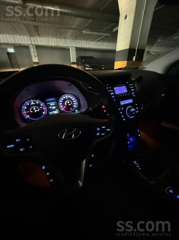 Hyundai i40 2015 in Riga, with an engine capacity of 2.00 L and mileage of 10 thousand km for 8200 €, photo 5 on AUTOMOTO.COM.LV