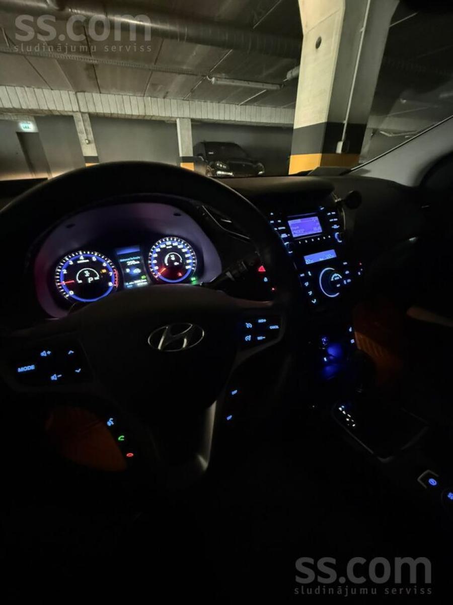 Hyundai i40 2015 in Riga, with an engine capacity of 2.00 L and mileage of 10 thousand km for 8200 €, photo 6 on AUTOMOTO.COM.LV