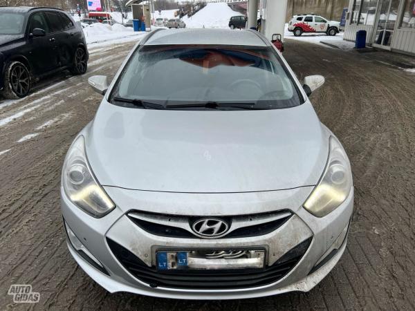 Hyundai i40 2011 in Vilnius, with an engine capacity of 1.70 L and mileage of 350 thousand km for 3950 €, photo 2 on AUTOMOTO.COM.LV