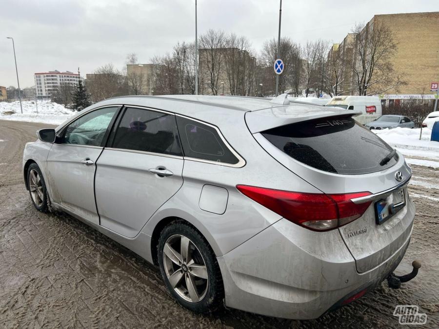 Hyundai i40 2011 Viļņa, ar dzinēja tilpumu 1.70 L un nobraukumu 350 tūkst. km par 3950 €, foto 4 vietnē AUTOMOTO.COM.LV