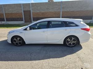 Hyundai i40 2011 Mažeikiai, ar dzinēja tilpumu 1.70 L un nobraukumu 328 tūkst. km par 3800 €, foto 3 vietnē AUTOMOTO.COM.LV