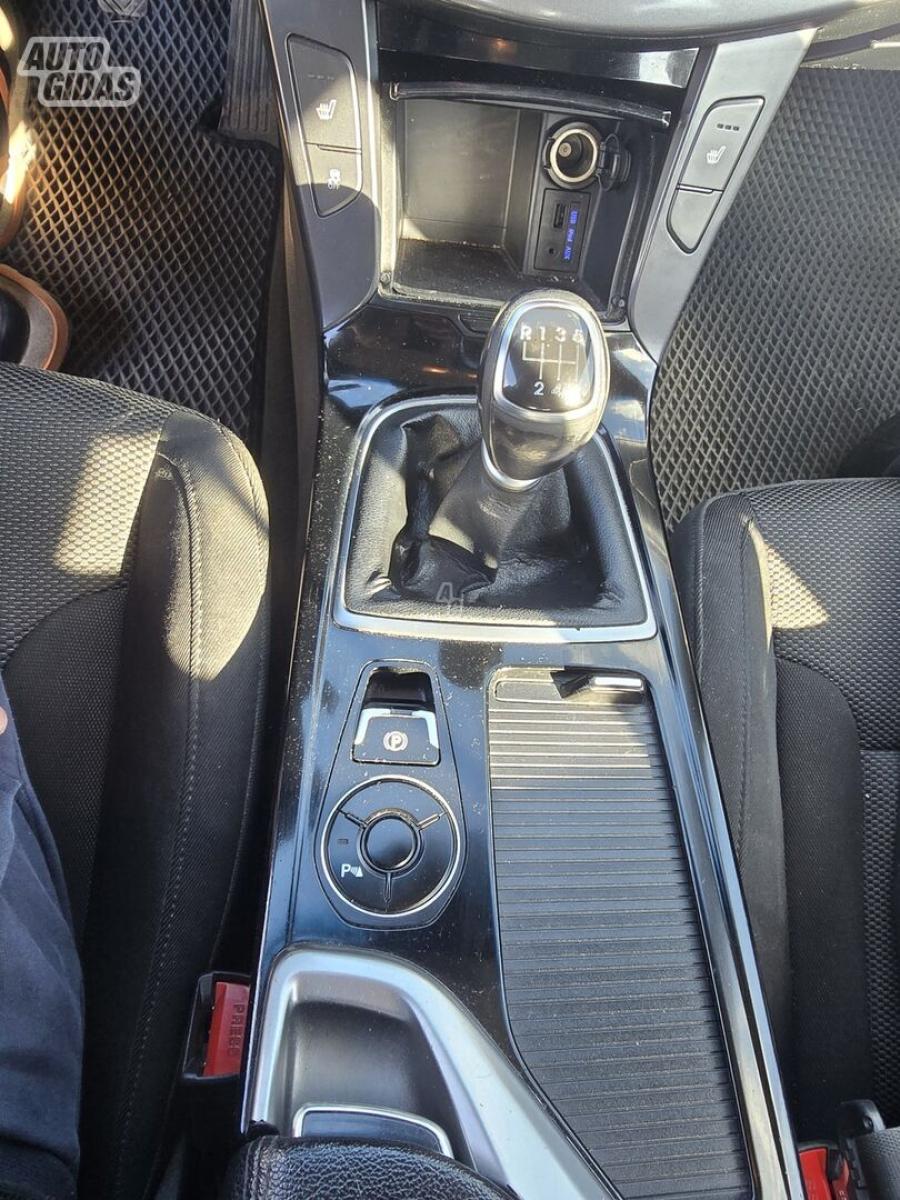 Hyundai i40 2011 Mažeikiai, ar dzinēja tilpumu 1.70 L un nobraukumu 328 tūkst. km par 3800 €, foto 8 vietnē AUTOMOTO.COM.LV