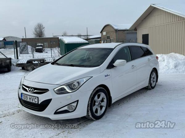 Hyundai i40 2012 in Narva, with an engine capacity of 1.70 L and mileage of 300 thousand km for 3900 €, photo 1 on AUTOMOTO.COM.LV