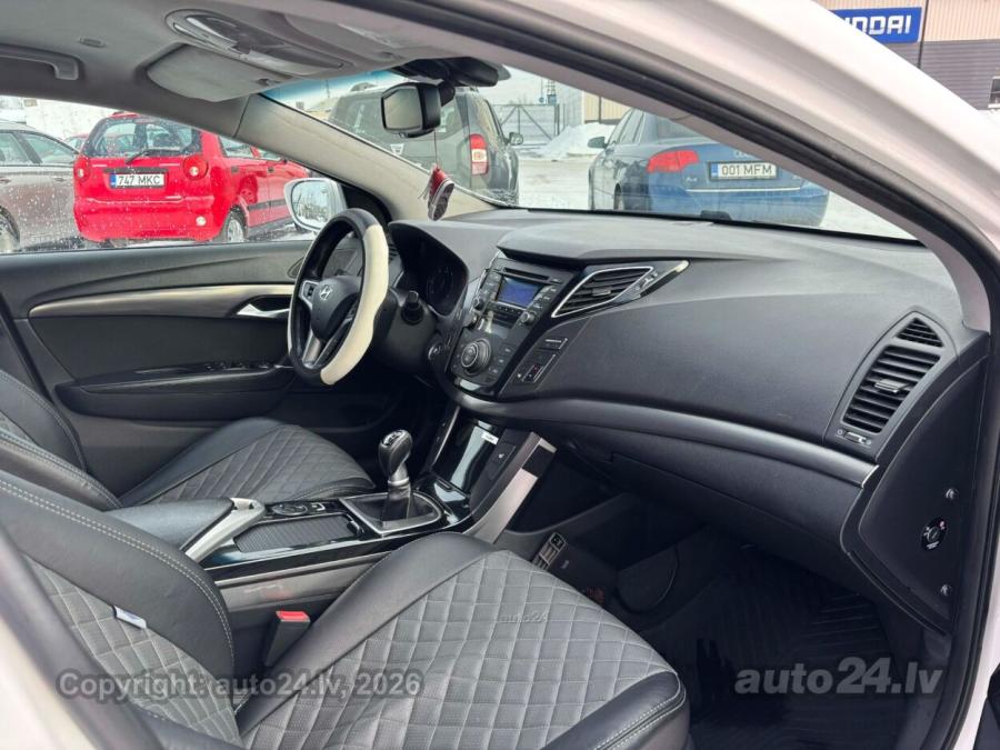 Hyundai i40 2012 Narva, ar dzinēja tilpumu 1.70 L un nobraukumu 300 tūkst. km par 3900 €, foto 5 vietnē AUTOMOTO.COM.LV