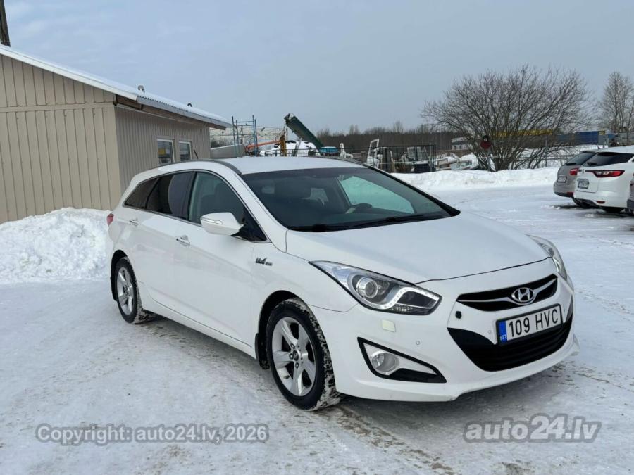 Hyundai i40 2012 in Narva, with an engine capacity of 1.70 L and mileage of 300 thousand km for 3900 €, photo 2 on AUTOMOTO.COM.LV