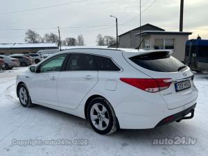 Hyundai i40 2012 in Narva, with an engine capacity of 1.70 L and mileage of 300 thousand km for 3900 €, photo 4 on AUTOMOTO.COM.LV