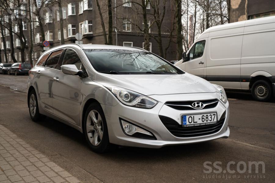Hyundai i40 2012 Rīga, ar dzinēja tilpumu 1.70 L un nobraukumu 257 tūkst. km par 3800 €, foto 1 vietnē AUTOMOTO.COM.LV