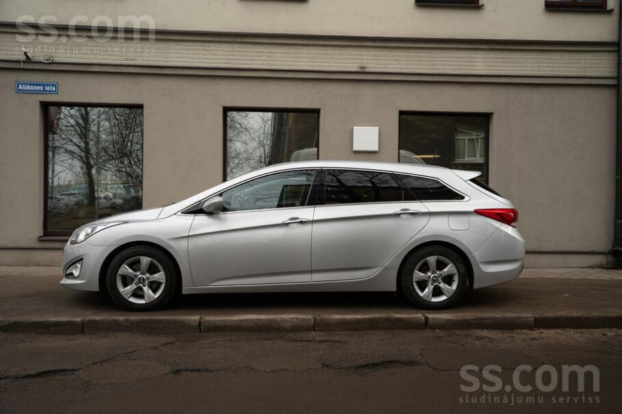 Hyundai i40 2012 Rīga, ar dzinēja tilpumu 1.70 L un nobraukumu 257 tūkst. km par 3800 €, foto 5 vietnē AUTOMOTO.COM.LV