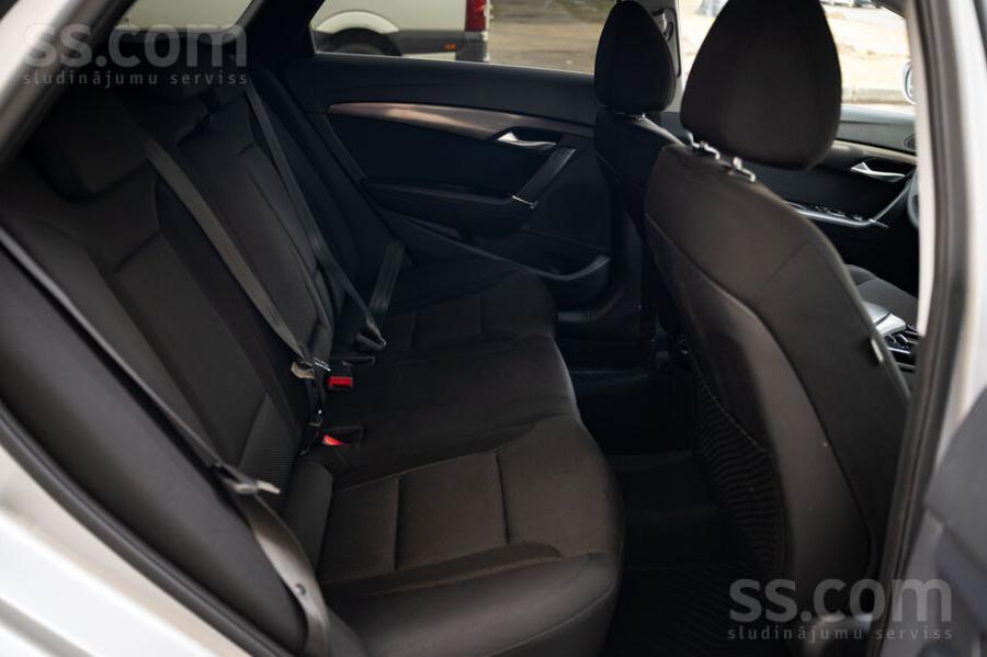 Hyundai i40 2012 Rīga, ar dzinēja tilpumu 1.70 L un nobraukumu 257 tūkst. km par 3800 €, foto 12 vietnē AUTOMOTO.COM.LV