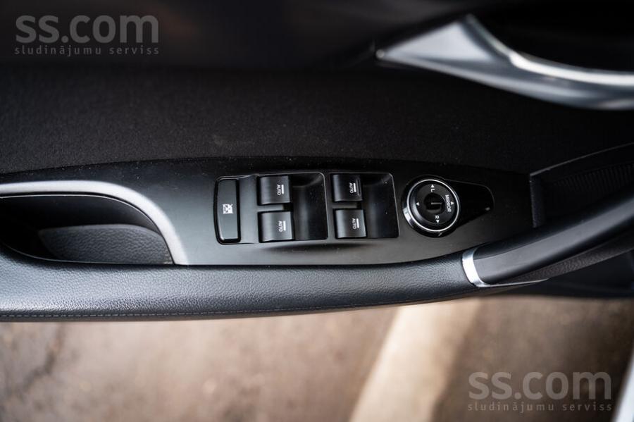 Hyundai i40 2012 Rīga, ar dzinēja tilpumu 1.70 L un nobraukumu 257 tūkst. km par 3800 €, foto 13 vietnē AUTOMOTO.COM.LV