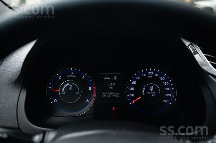 Hyundai i40 2012 Rīga, ar dzinēja tilpumu 1.70 L un nobraukumu 257 tūkst. km par 3800 €, foto 22 vietnē AUTOMOTO.COM.LV