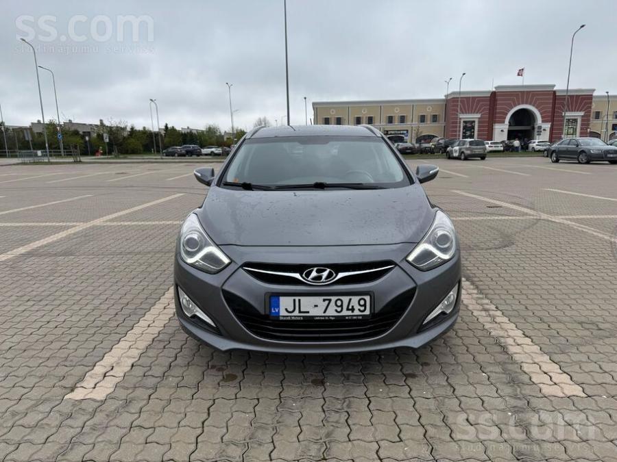 Hyundai i40 2013 Rīga, ar dzinēja tilpumu 1.70 L un nobraukumu 266 tūkst. km par 4500 €, foto 1 vietnē AUTOMOTO.COM.LV