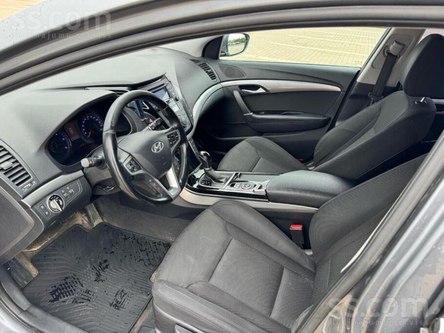 Hyundai i40 2013 Rīga, ar dzinēja tilpumu 1.70 L un nobraukumu 266 tūkst. km par 4500 €, foto 4 vietnē AUTOMOTO.COM.LV