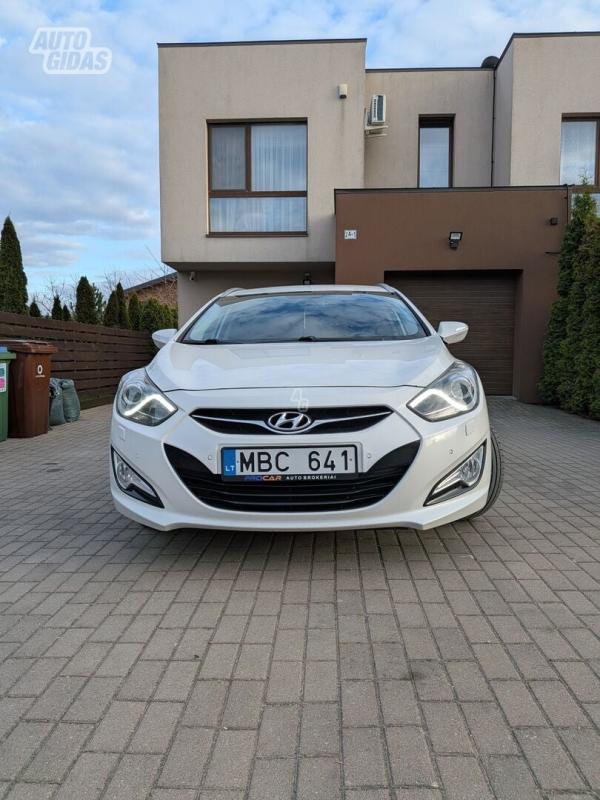 Hyundai i40 2013 in Kaunas, with an engine capacity of 1.70 L and mileage of 259 thousand km for 3850 €, photo 1 on AUTOMOTO.COM.LV