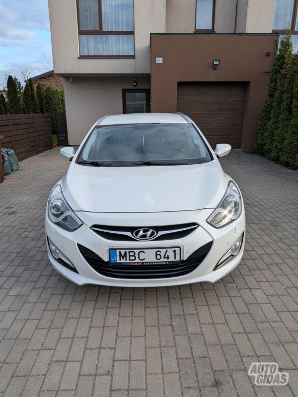 Hyundai i40 2013 in Kaunas, with an engine capacity of 1.70 L and mileage of 259 thousand km for 3850 €, photo 3 on AUTOMOTO.COM.LV