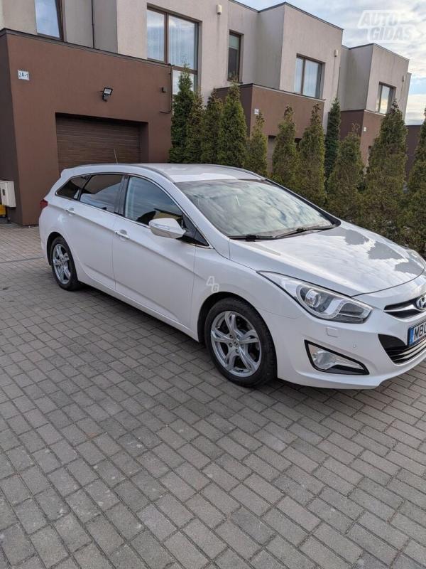Hyundai i40 2013 in Kaunas, with an engine capacity of 1.70 L and mileage of 259 thousand km for 3850 €, photo 4 on AUTOMOTO.COM.LV
