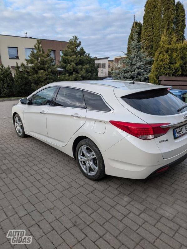 Hyundai i40 2013 in Kaunas, with an engine capacity of 1.70 L and mileage of 259 thousand km for 3850 €, photo 6 on AUTOMOTO.COM.LV