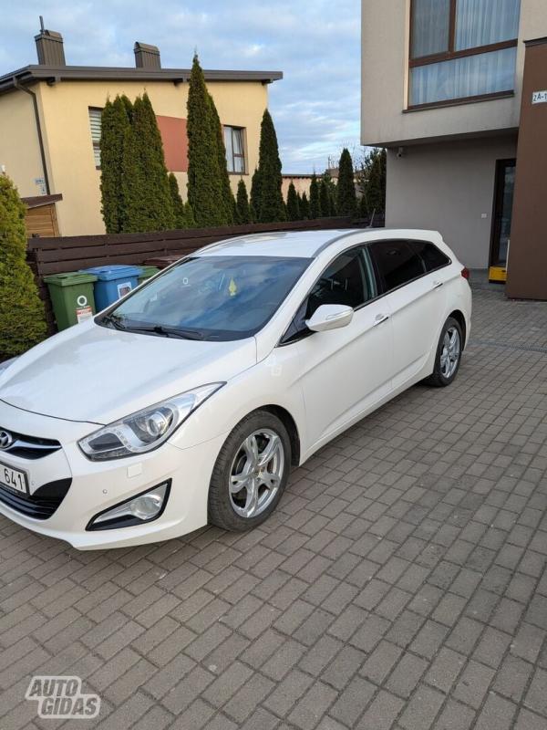 Hyundai i40 2013 in Kaunas, with an engine capacity of 1.70 L and mileage of 259 thousand km for 3850 €, photo 7 on AUTOMOTO.COM.LV