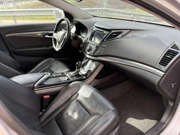 Hyundai i40 2013 Viļņa, ar dzinēja tilpumu 1.70 L un nobraukumu 193 tūkst. km par 4450 €, foto 8 vietnē AUTOMOTO.COM.LV