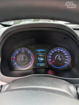 Hyundai i40 2013 in Vilnius, with an engine capacity of 1.70 L and mileage of 300 thousand km for 3300 €, photo 6 on AUTOMOTO.COM.LV