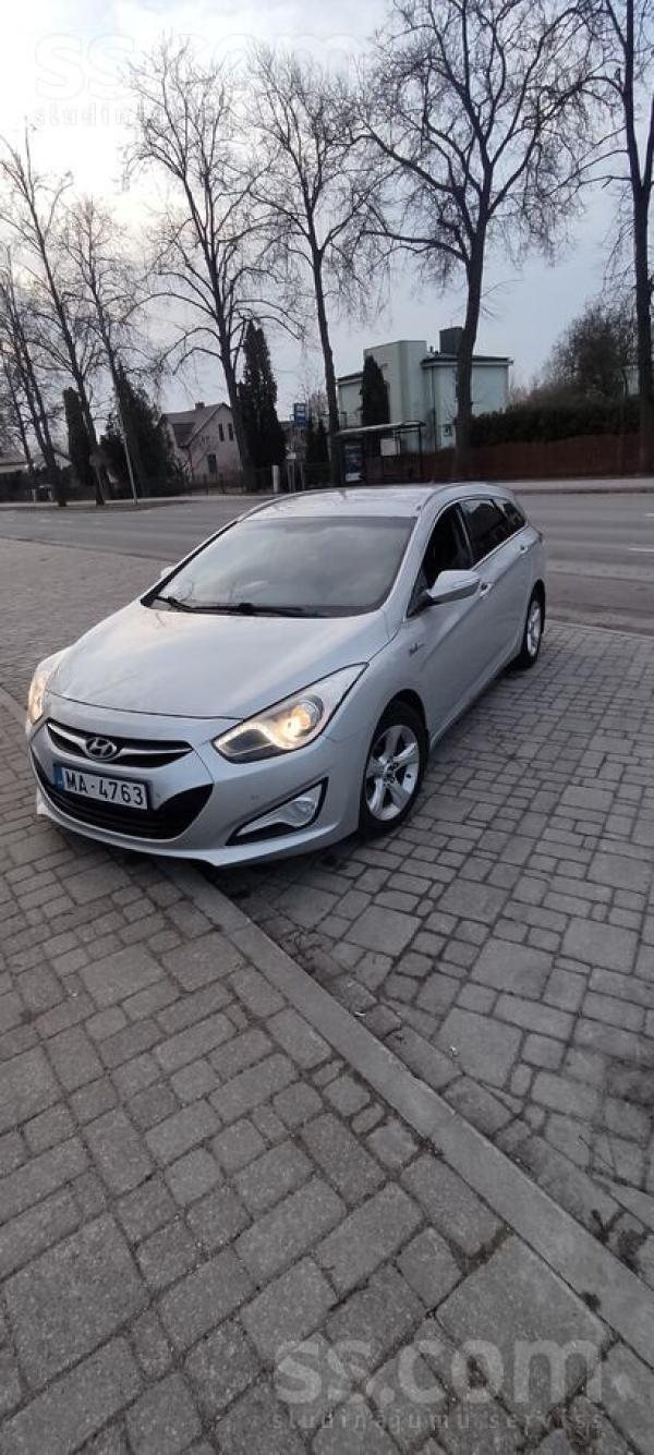 Hyundai i40 2014 Rīga, ar dzinēja tilpumu 1.70 L un nobraukumu 281 tūkst. km par 3700 €, foto 1 vietnē AUTOMOTO.COM.LV