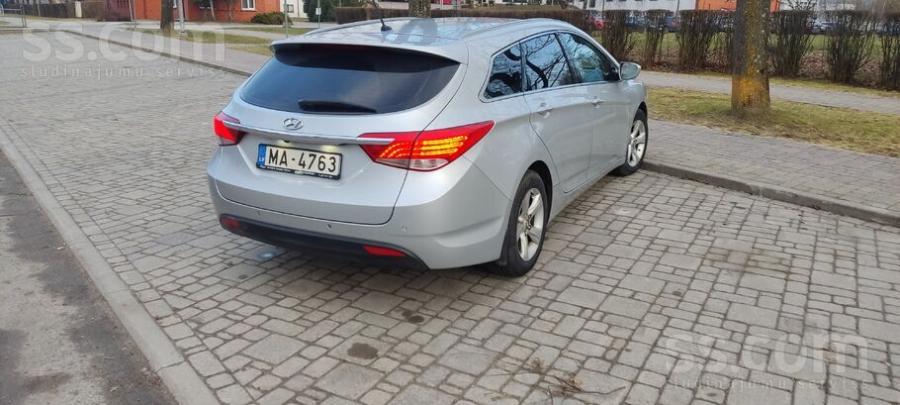 Hyundai i40 2014 Rīga, ar dzinēja tilpumu 1.70 L un nobraukumu 281 tūkst. km par 3700 €, foto 2 vietnē AUTOMOTO.COM.LV