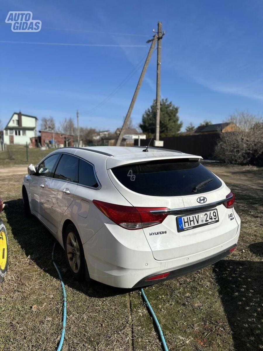 Hyundai i40 2014 Kauņa, ar dzinēja tilpumu 1.70 L un nobraukumu 216 tūkst. km par 2400 €, foto 4 vietnē AUTOMOTO.COM.LV