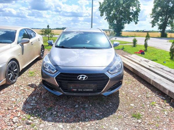 Hyundai i40 2015 Panevēža, ar dzinēja tilpumu 1.69 L un nobraukumu 262 tūkst. km par 3000 €, foto 2 vietnē AUTOMOTO.COM.LV