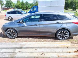 Hyundai i40 2015 Panevēža, ar dzinēja tilpumu 1.69 L un nobraukumu 262 tūkst. km par 3000 €, foto 5 vietnē AUTOMOTO.COM.LV